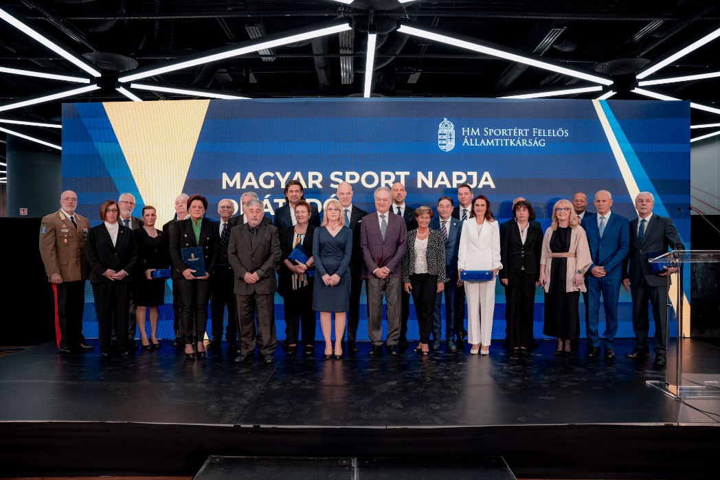 Csík Ferenc-díjjal tüntették ki a Regőczy-Sallay párost | Magyar ...